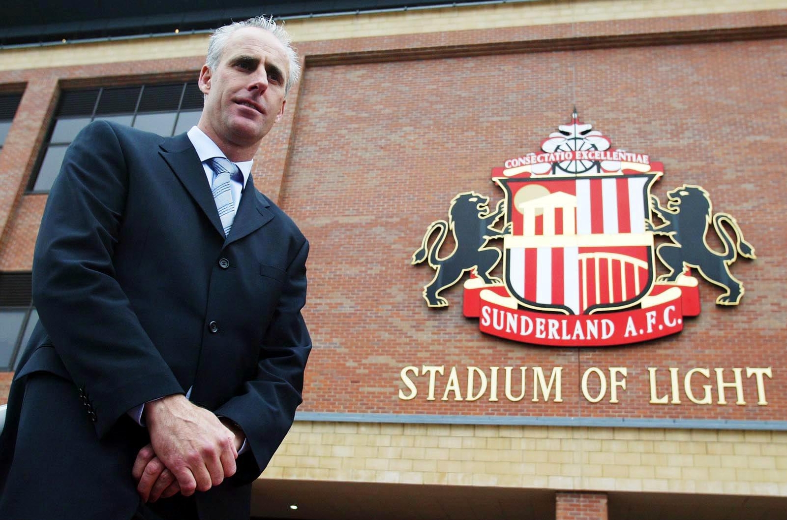 Bridges signs for Sunderland