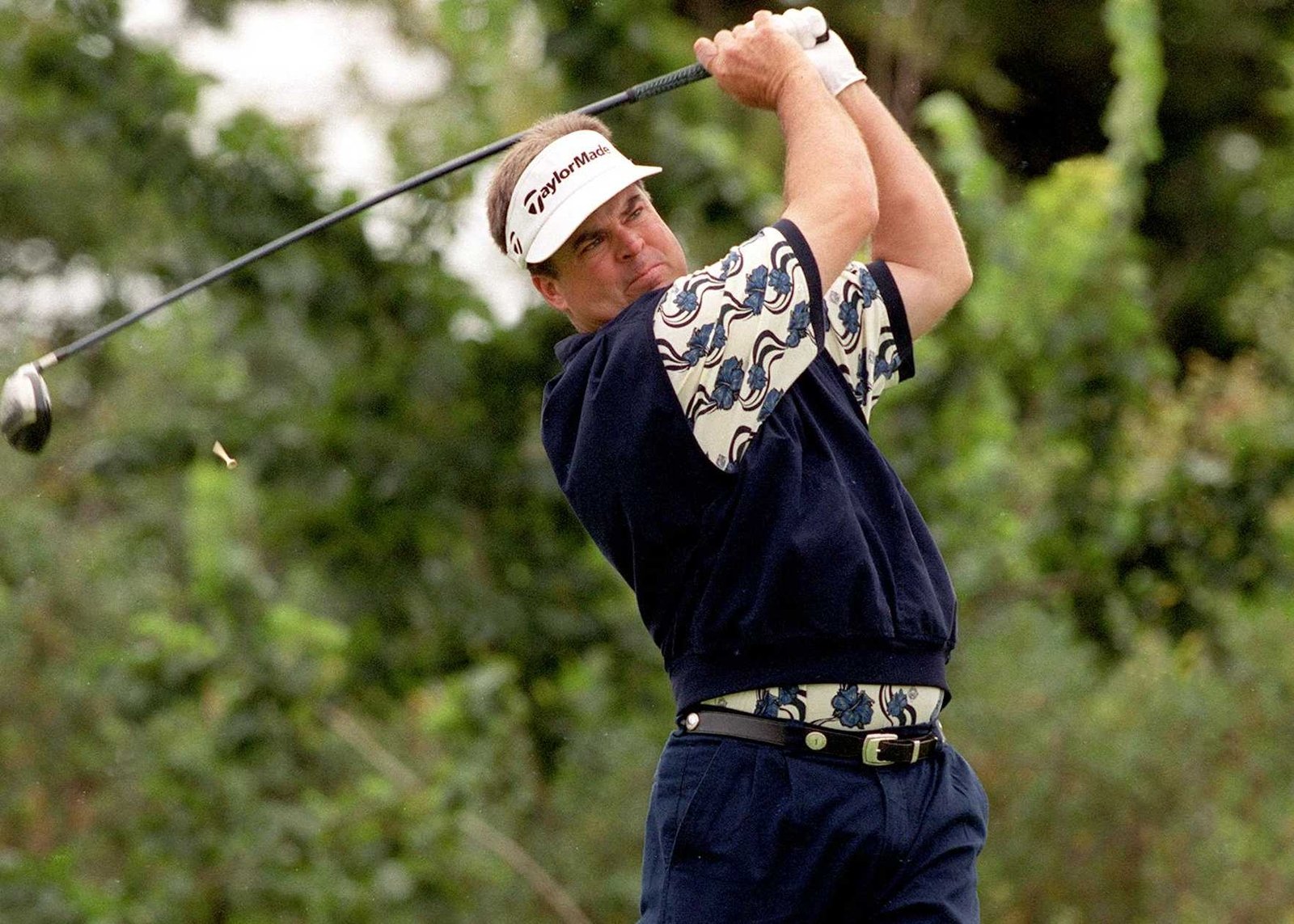 Perry extends Colonial lead