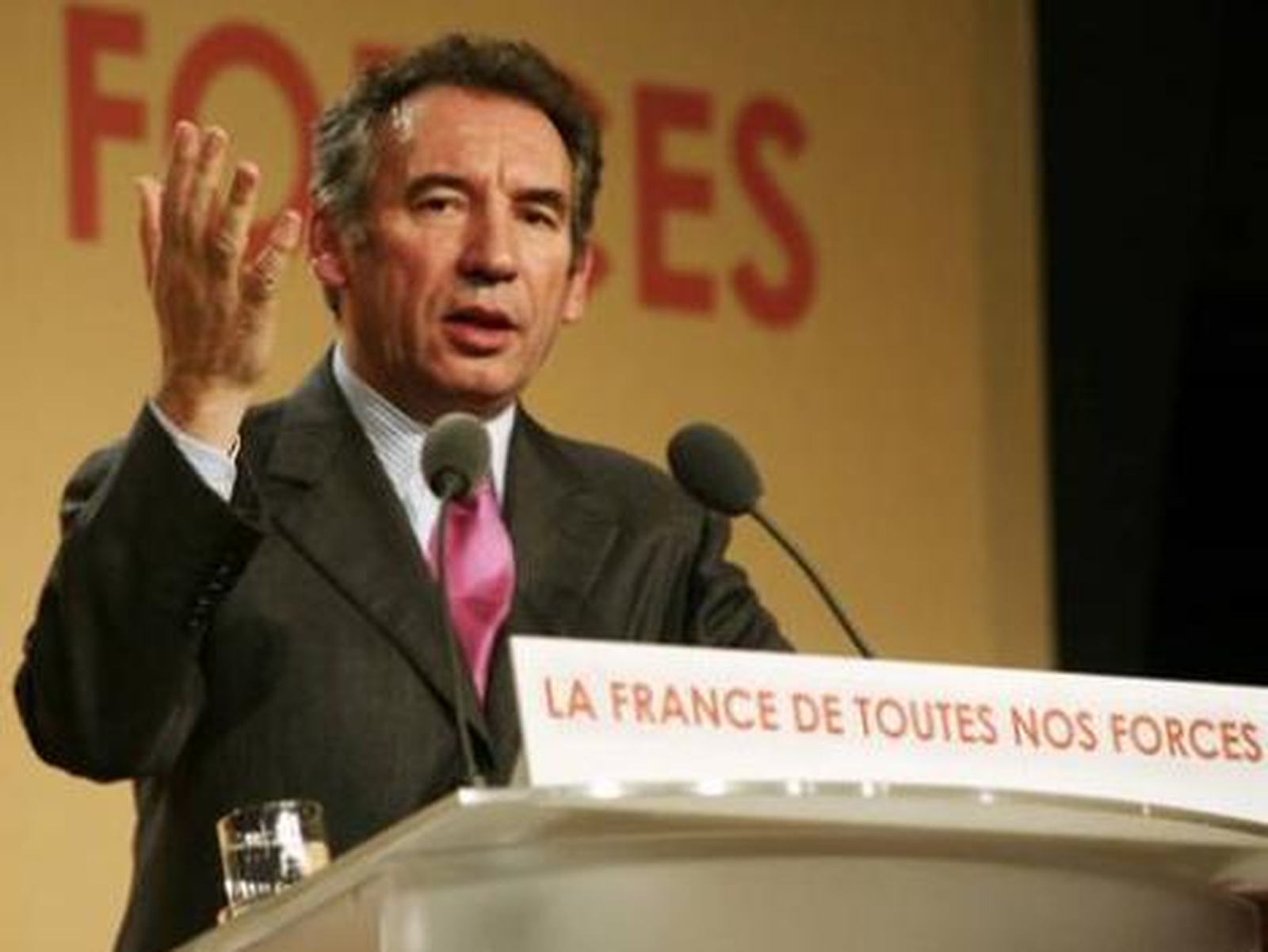 Final push in French presidential campaign