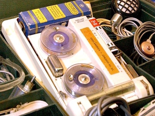 FBI phone tap cut due to unpaid bill