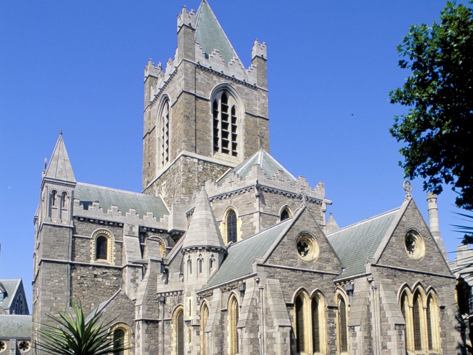 Catholic preaches at Protestant ordination