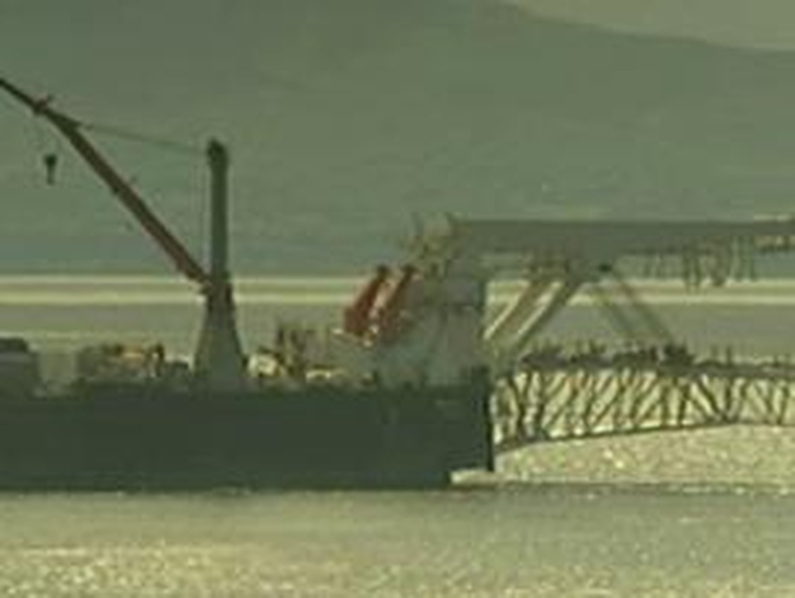 Solitaire pipe-laying ship arrives in Mayo