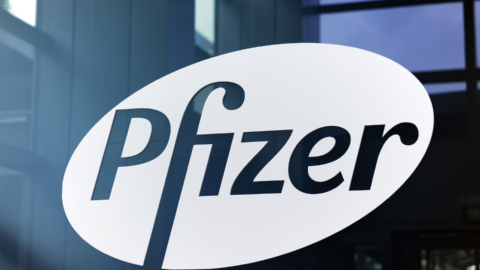 Pfizer raises annual profit forecast