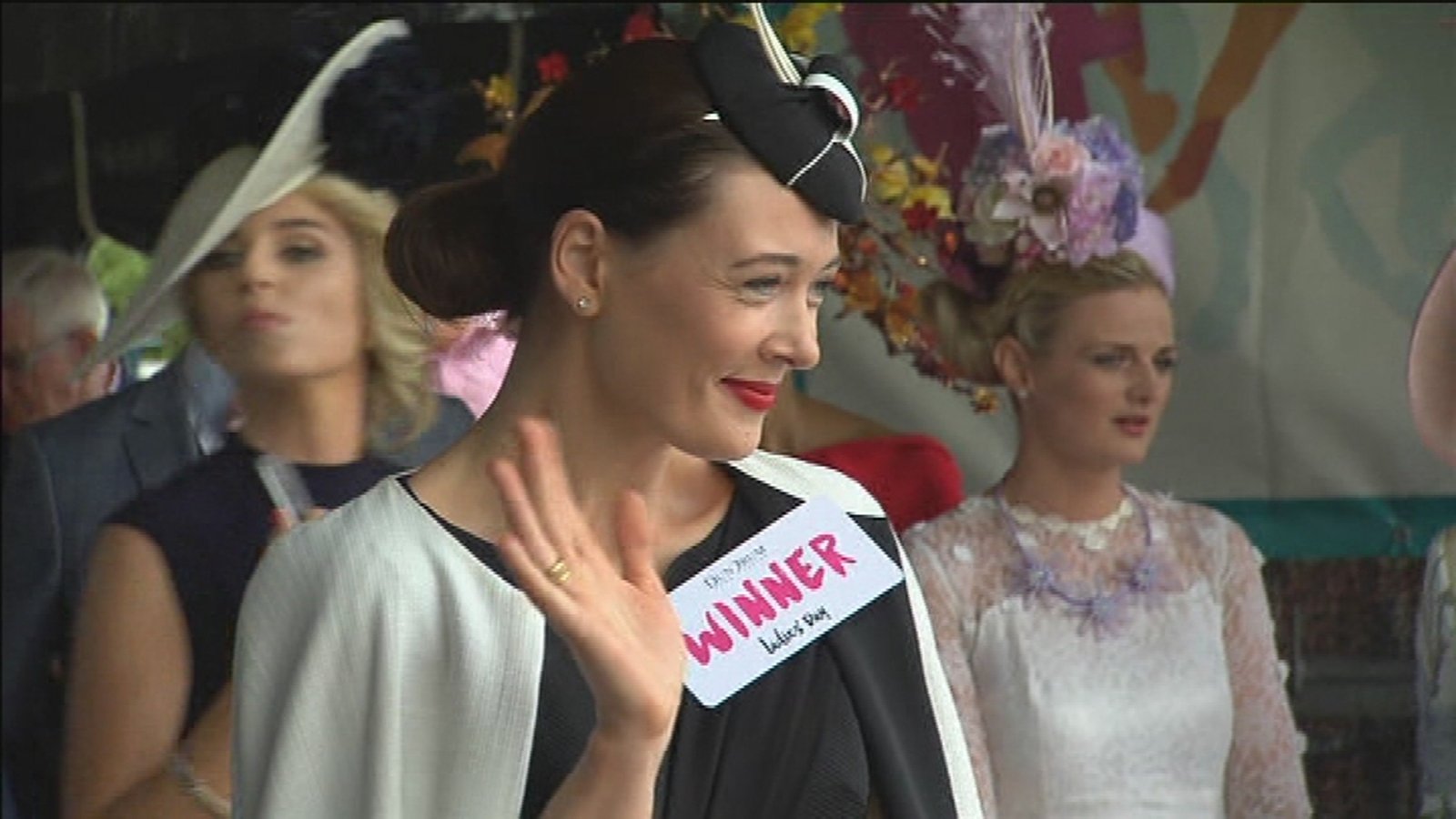 Laura Jane Halton buacach ar lá na mban