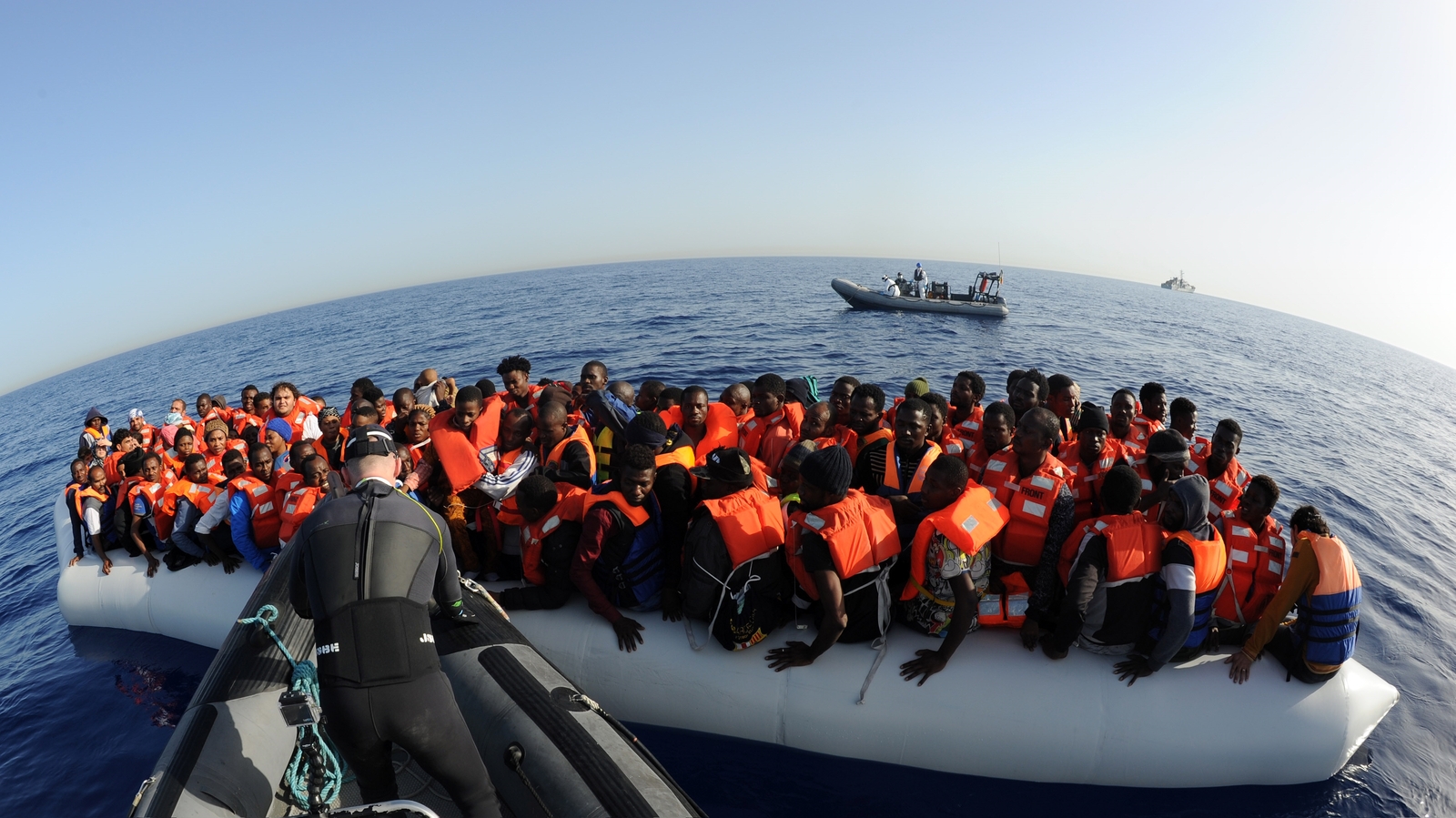 LÉ Róisín rescues 371 people off Libyan coast