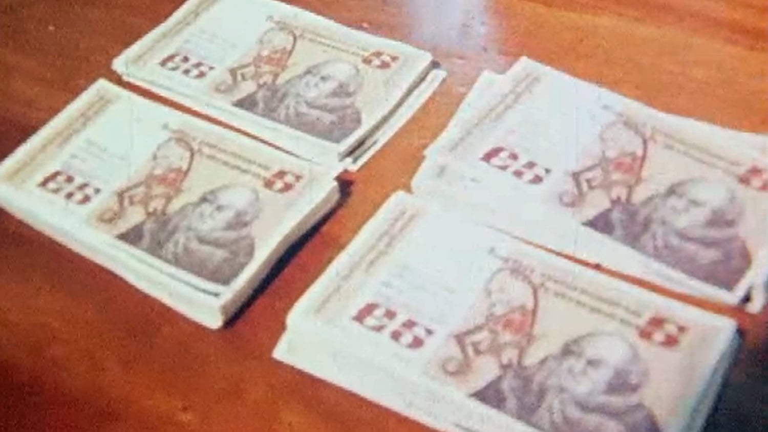 RTÉ Archives | Business | New Five Pound Note
