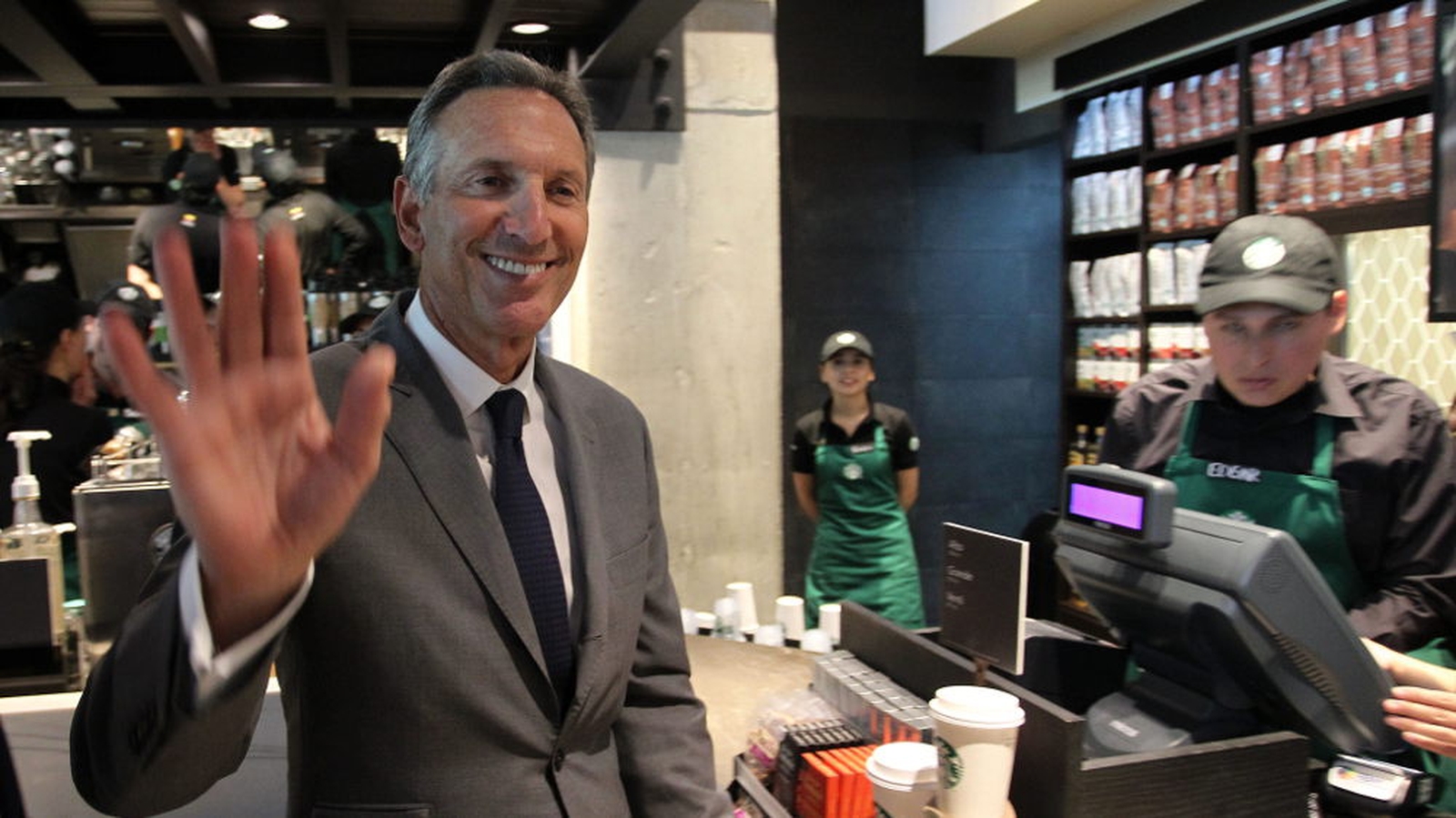 Starbucks beats Q4 sales estimate on pricey drinks