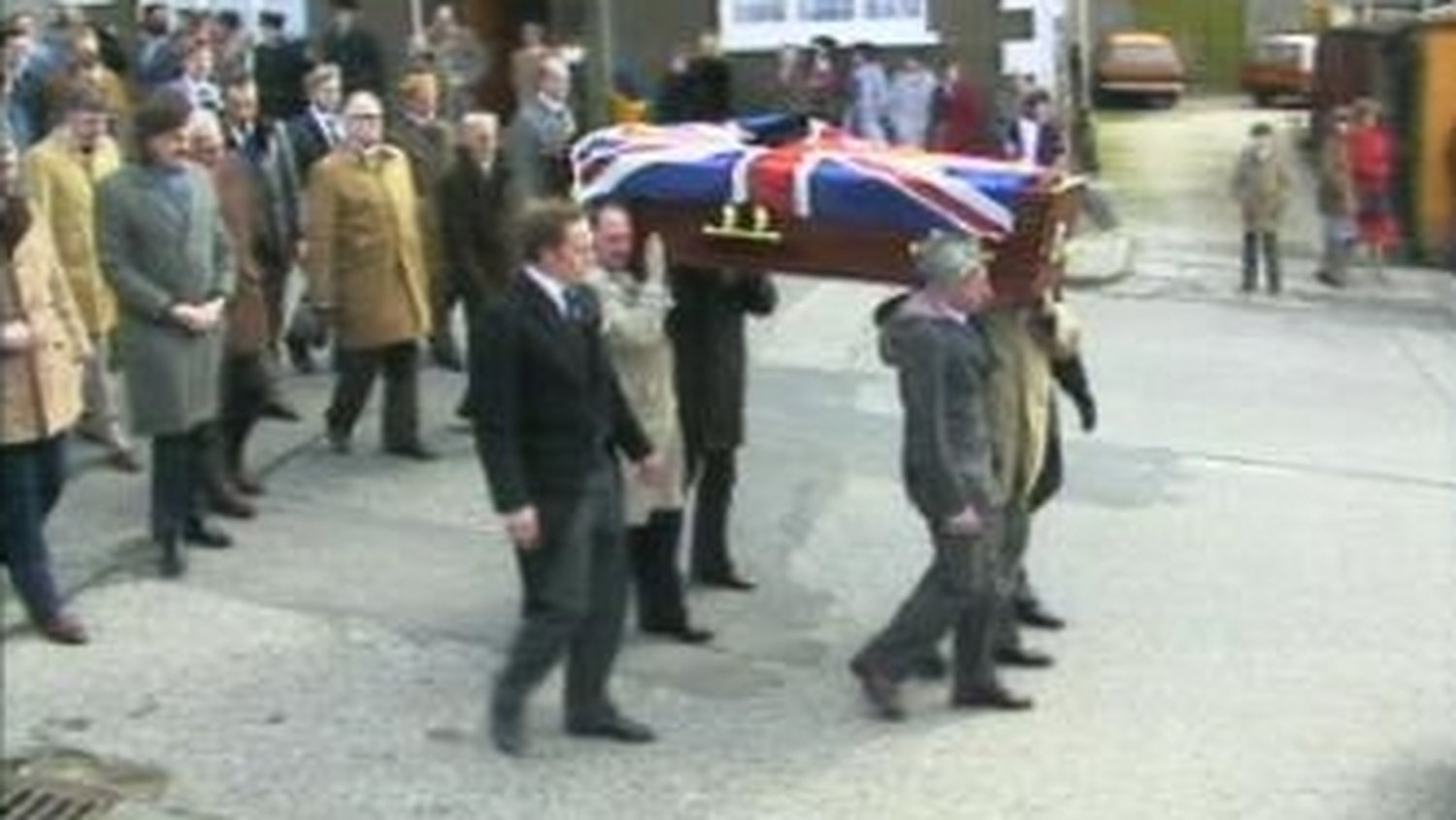 RTÉ Archives | Collections | Funeral Of Murdered RUC Reservist