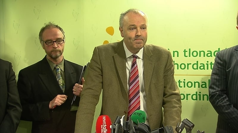 Gerald Fleming - fear na haimsire - ag éirí as a phost