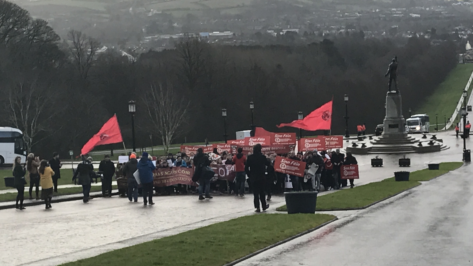 'Níl cath na Gaeilge ó thuaidh thart go fóill'-Dream Dearg