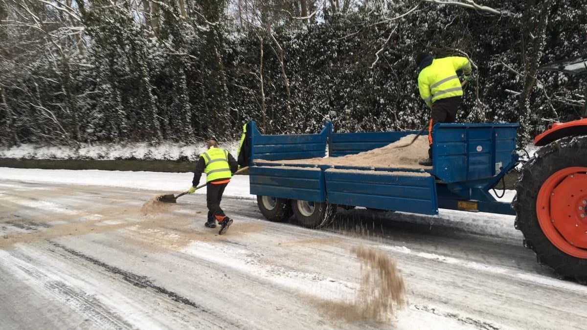 Gritting teams hard at work | Morning Ireland - RTÉ Radio 1