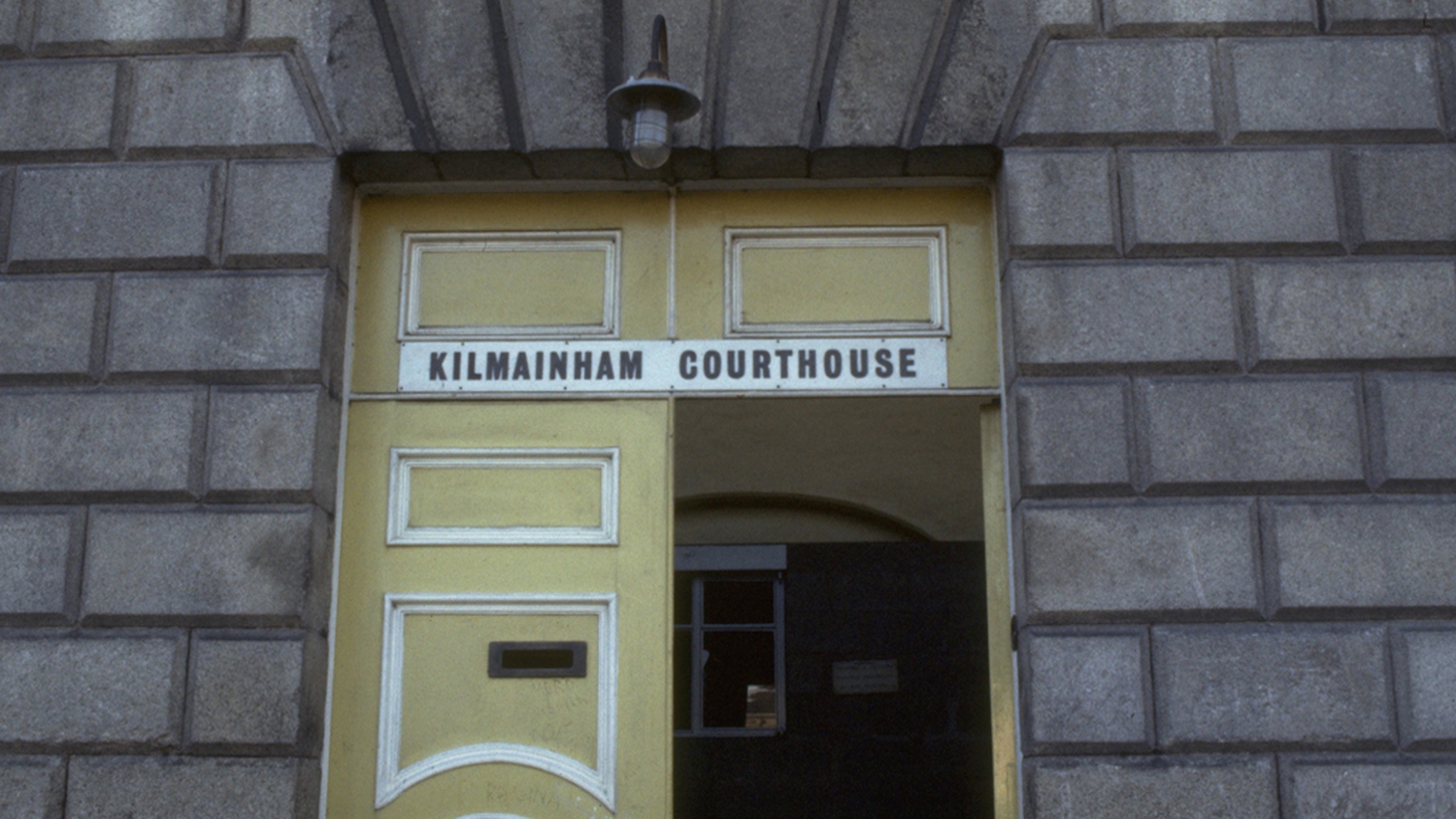 RTÉ Archives | Environment | Kilmainham Courthouse Closed