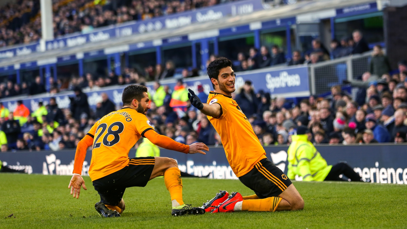Premier League wrap: Wolves win, Crouch has big impact