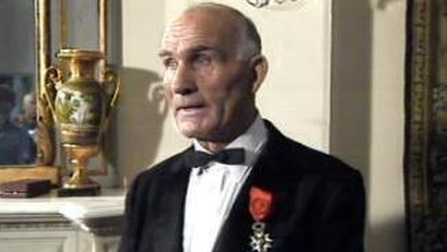 RTÉ Archives | Collections | Legion Of Honour Awarded To General