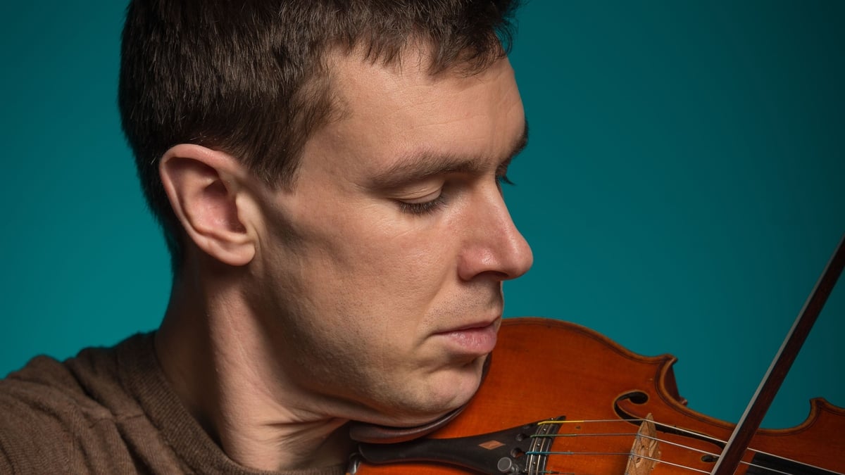 Ep 5 - A fiddle player at the helm of the Irish Traditional Music ...