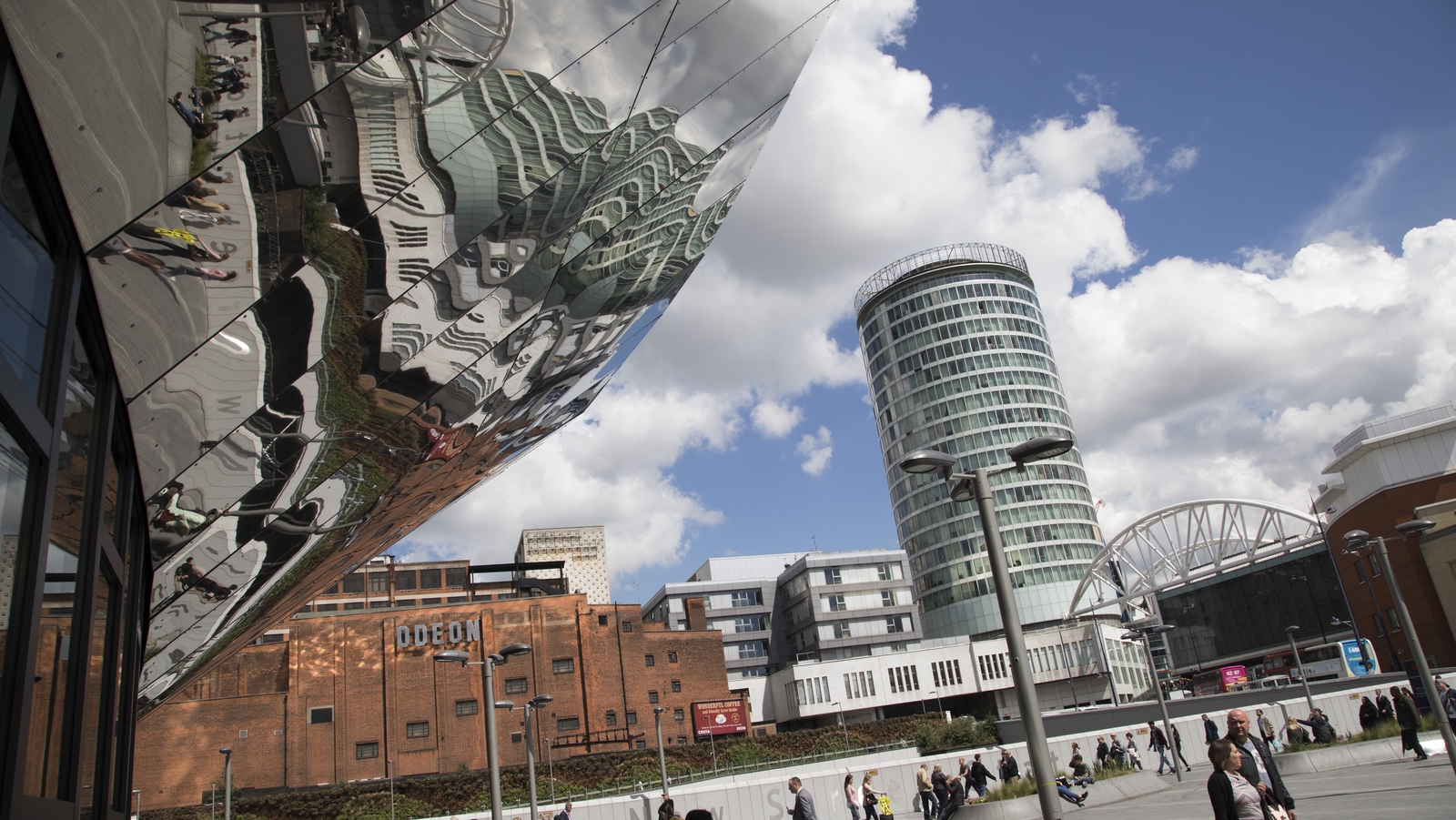 Shopping centre owner Hammerson says CEO to step down