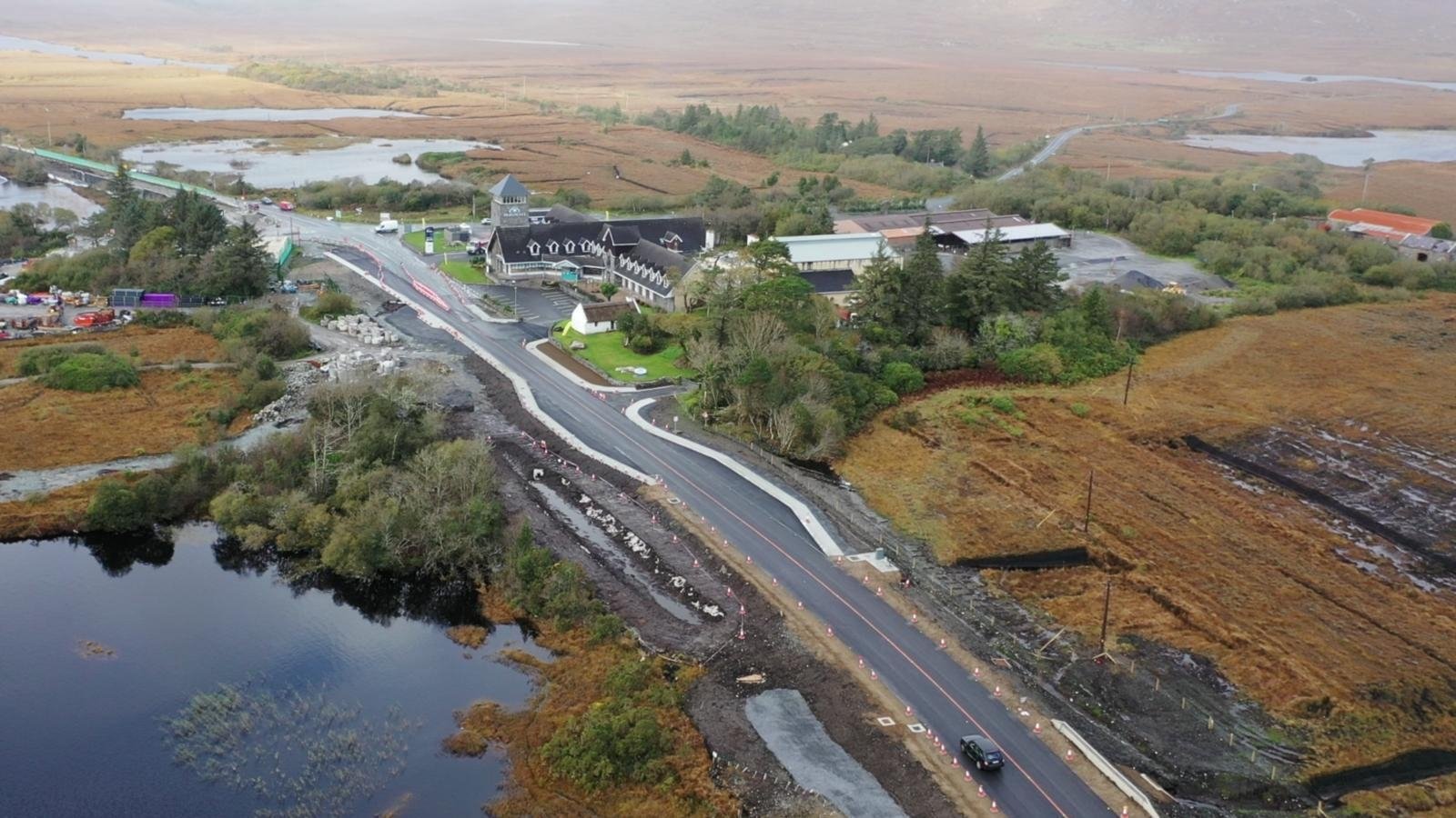 An córas chun bóithre náisiúnta na tíre a leagan amach as riocht