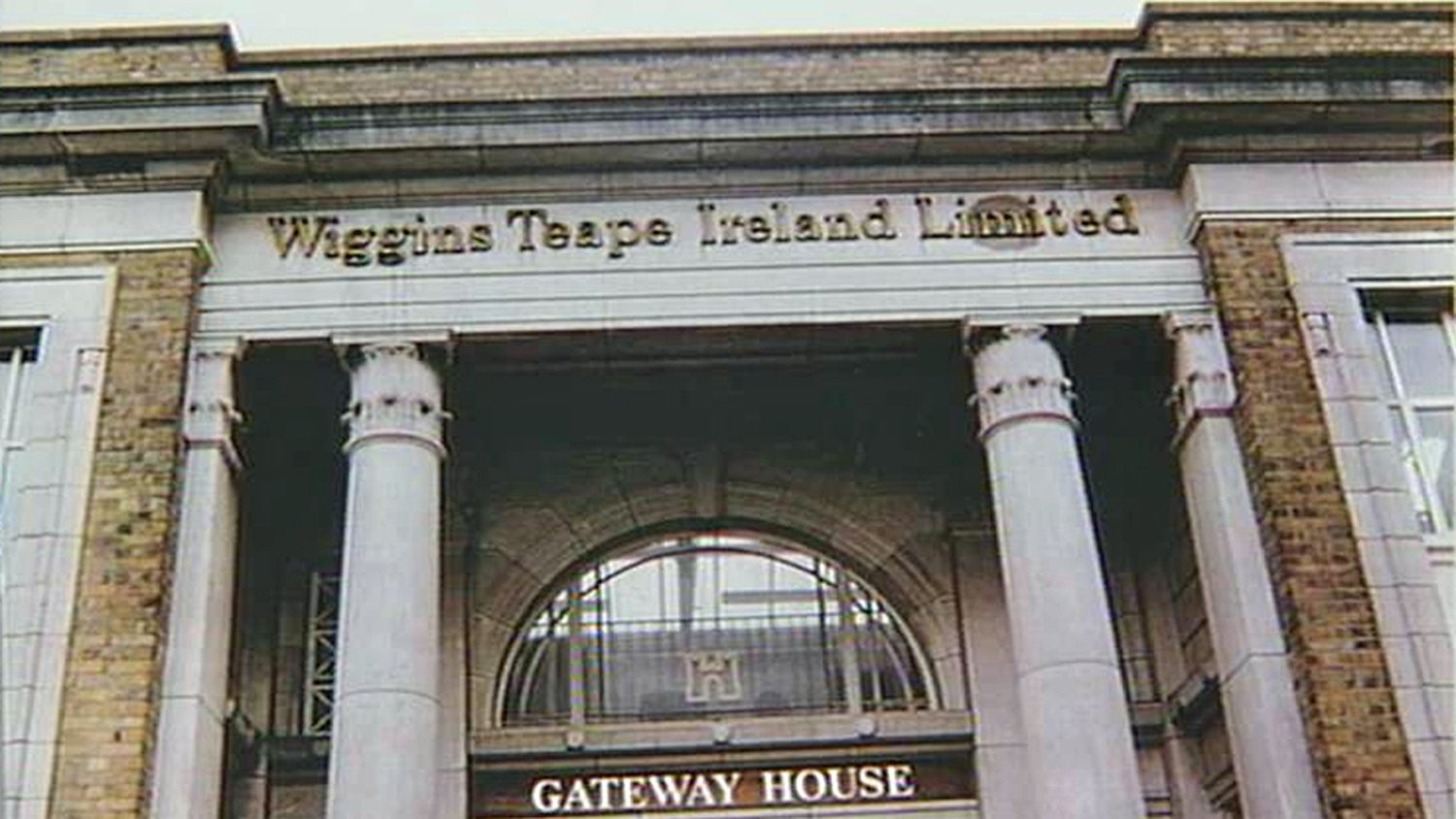 RTÉ Archives | Environment | Wiggins Teape Building Demolished