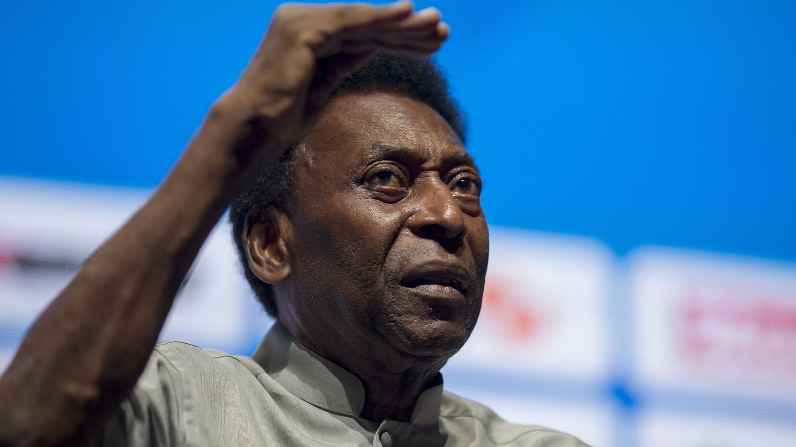 Pele returns home from hospital for Christmas