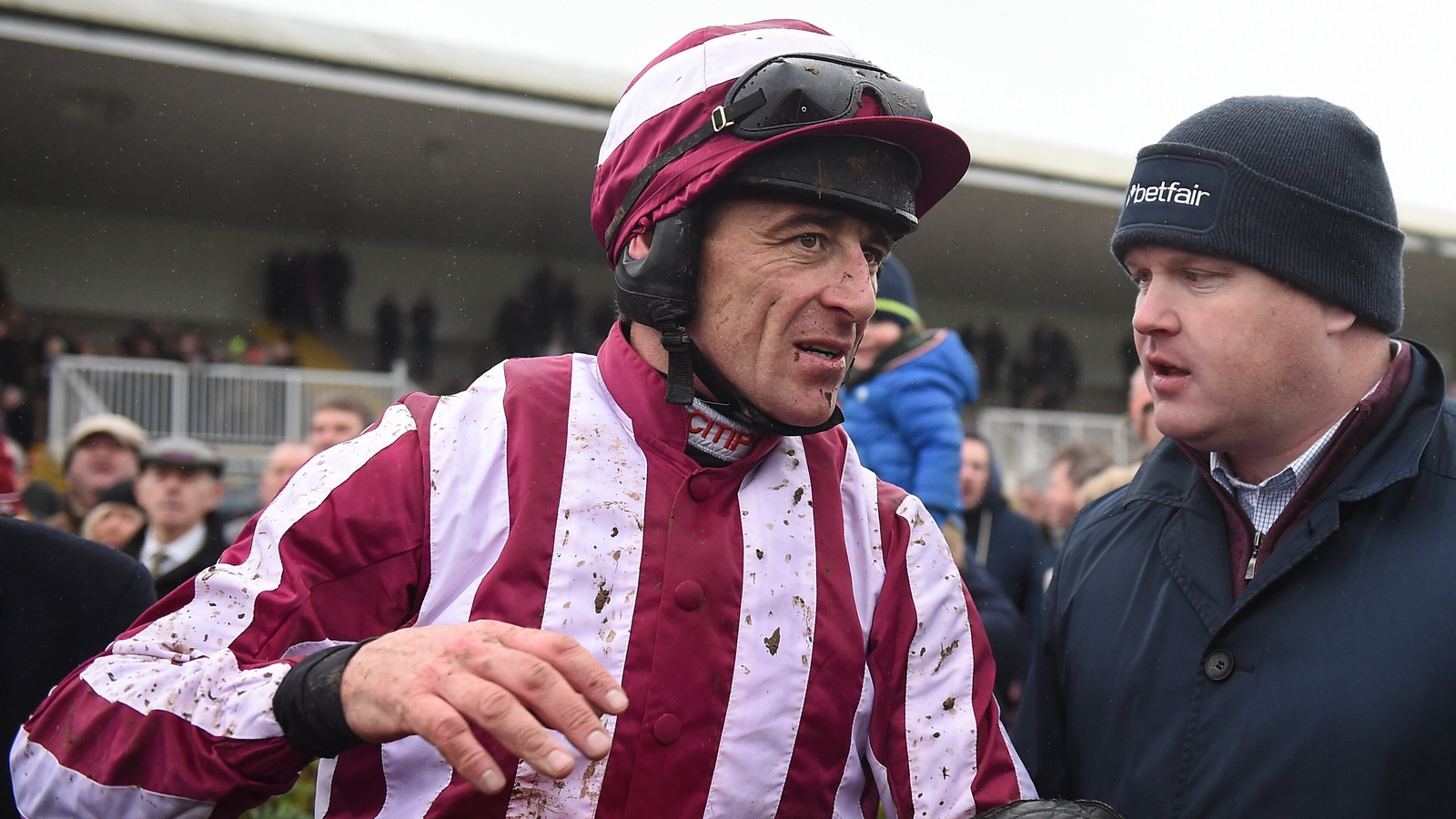 Russell rides to the rescue for former boss Elliott