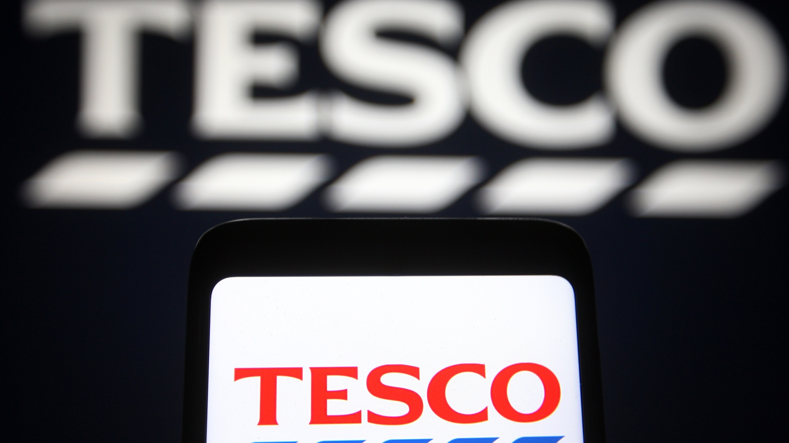 Tesco launches new round of price cuts in UK