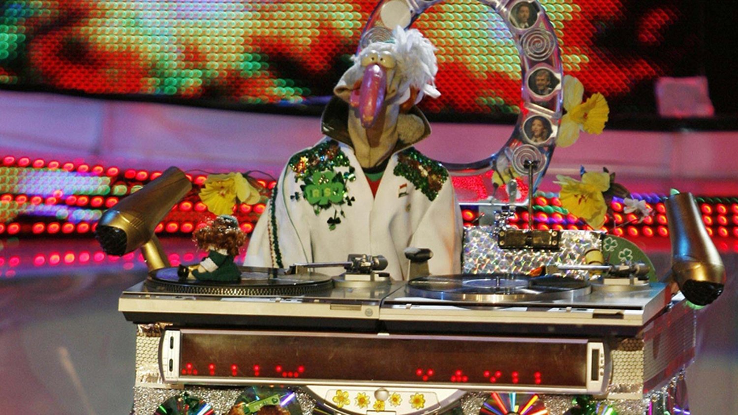 RTÉ Archives | Entertainment | Dustin the Turkey Chosen as Eurovision Entry