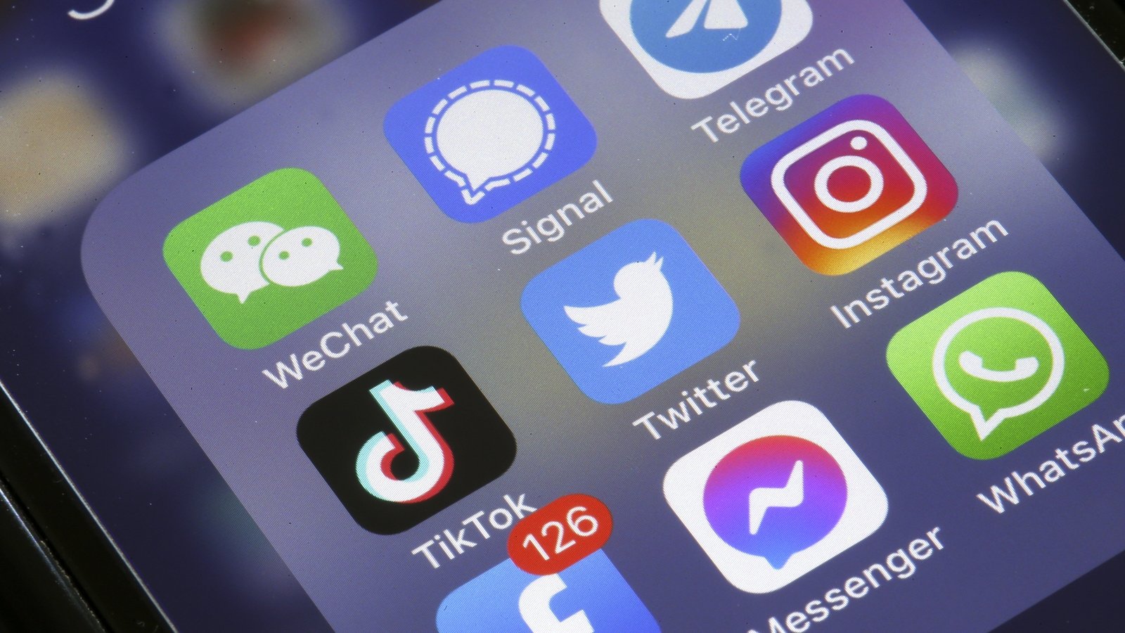 Advertising watchdog to use AI to monitor social media