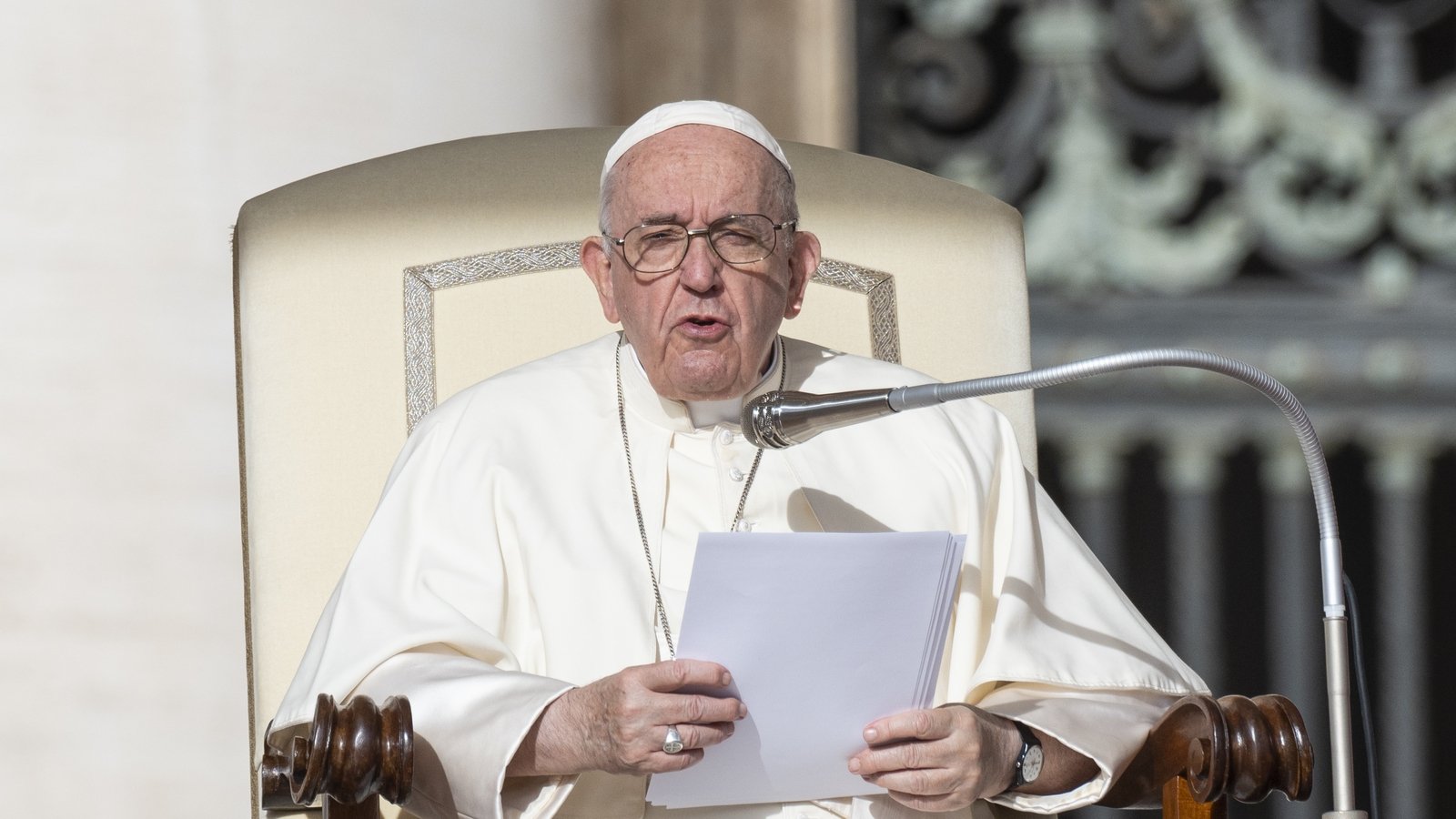 Pope signed resignation letter in case of bad health