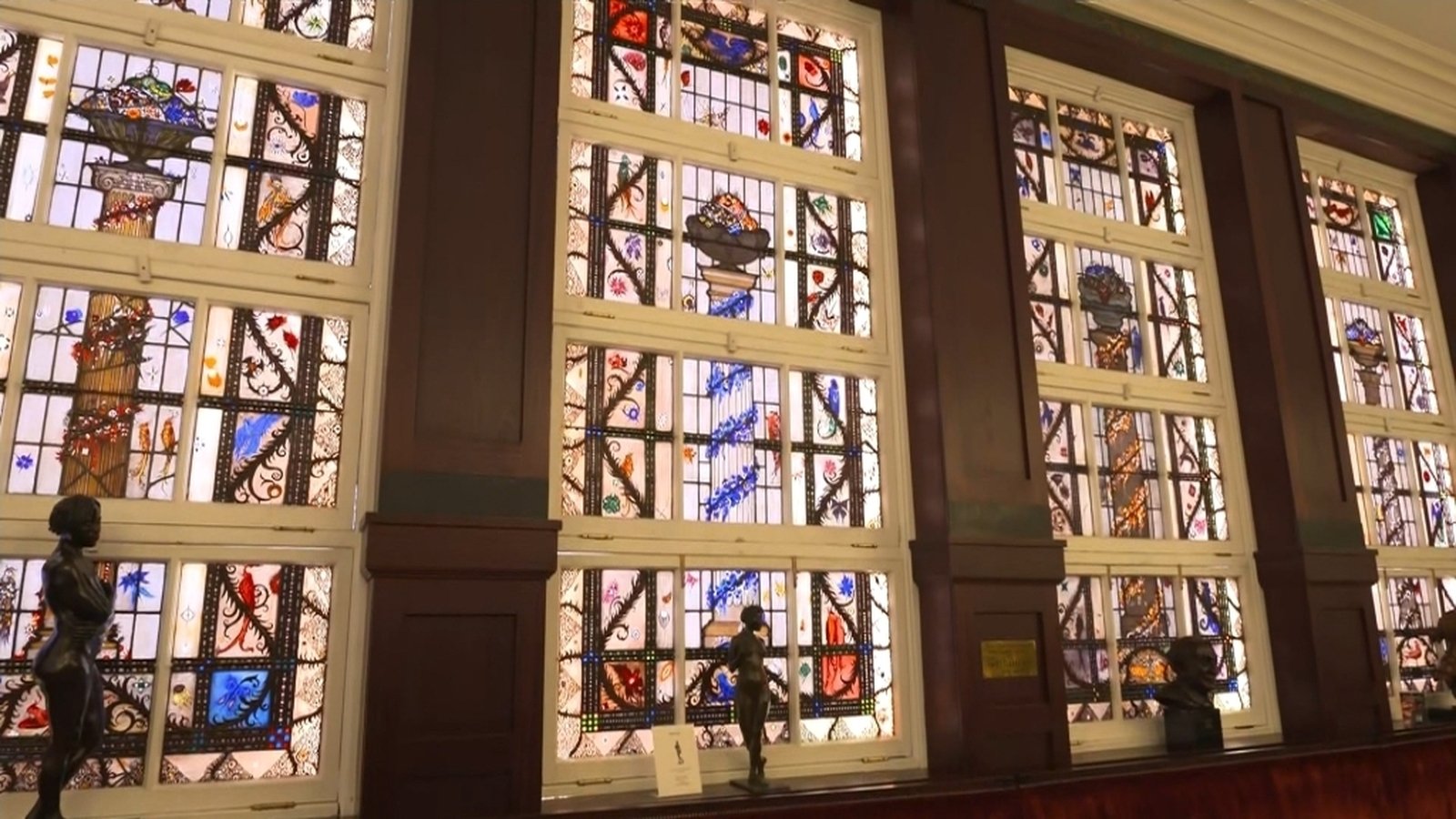 Court rules Bewley's windows property of building owner