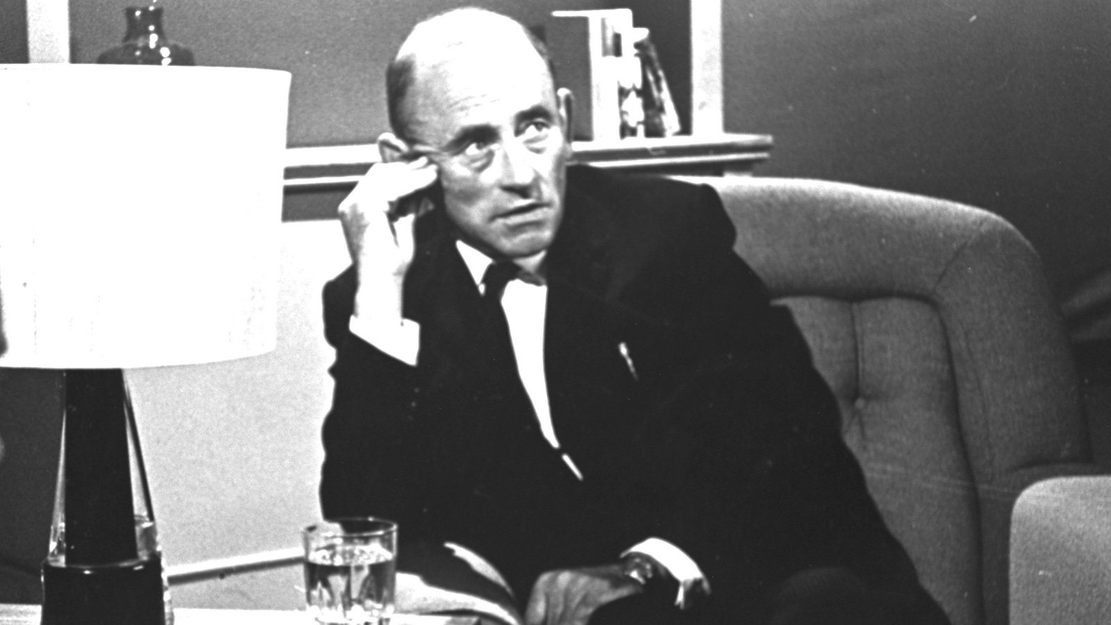 Léargas ar Sheán Ó Ríordáin ar RTÉ RnaG