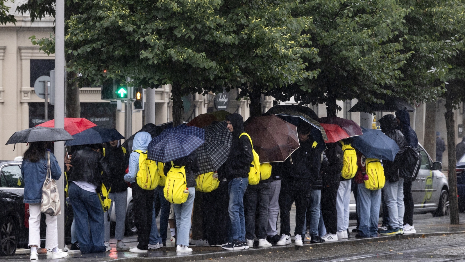 Status yellow rain warning for all counties