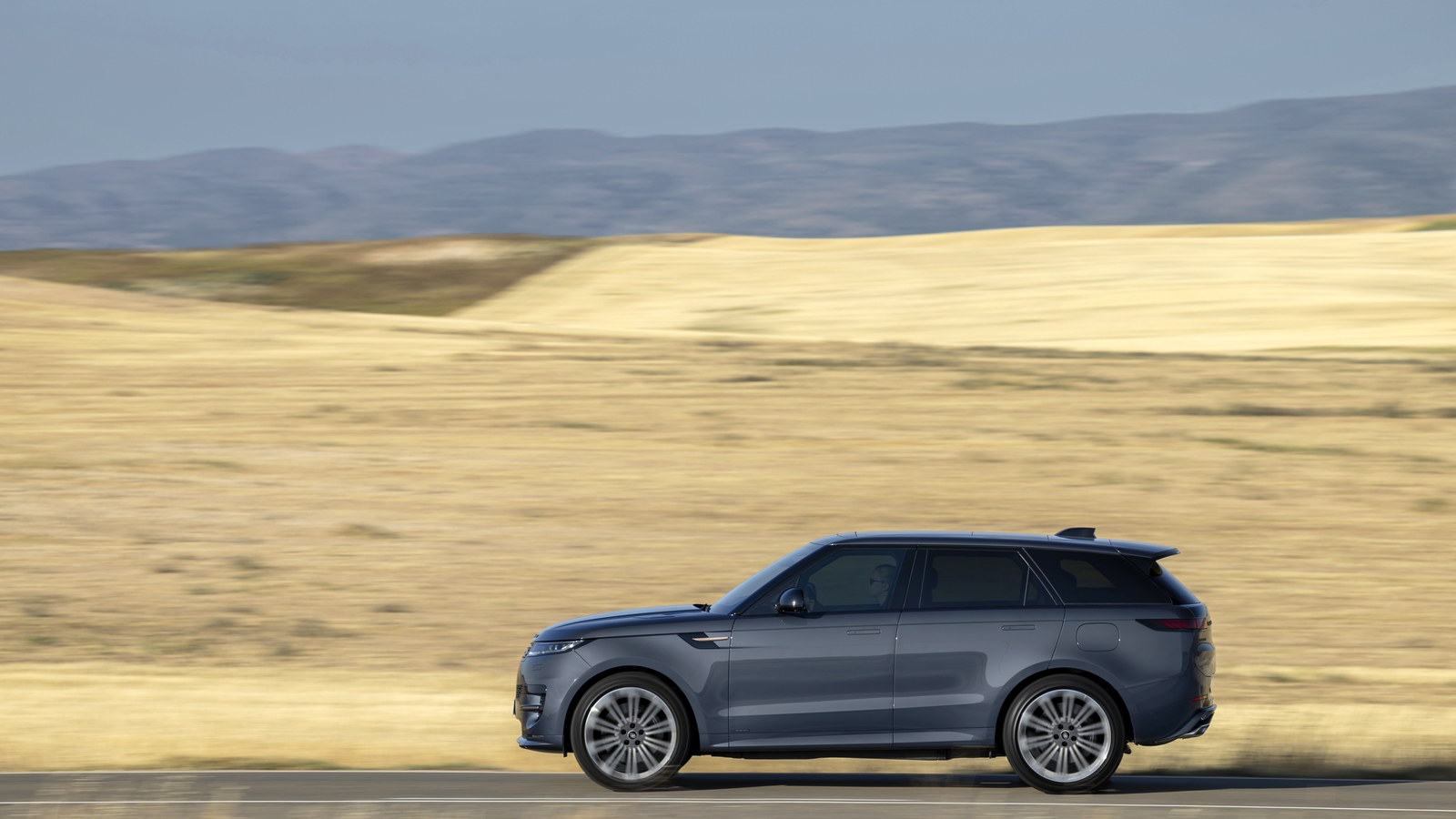 Reviewed: Range Rover Sport and Lexus RX