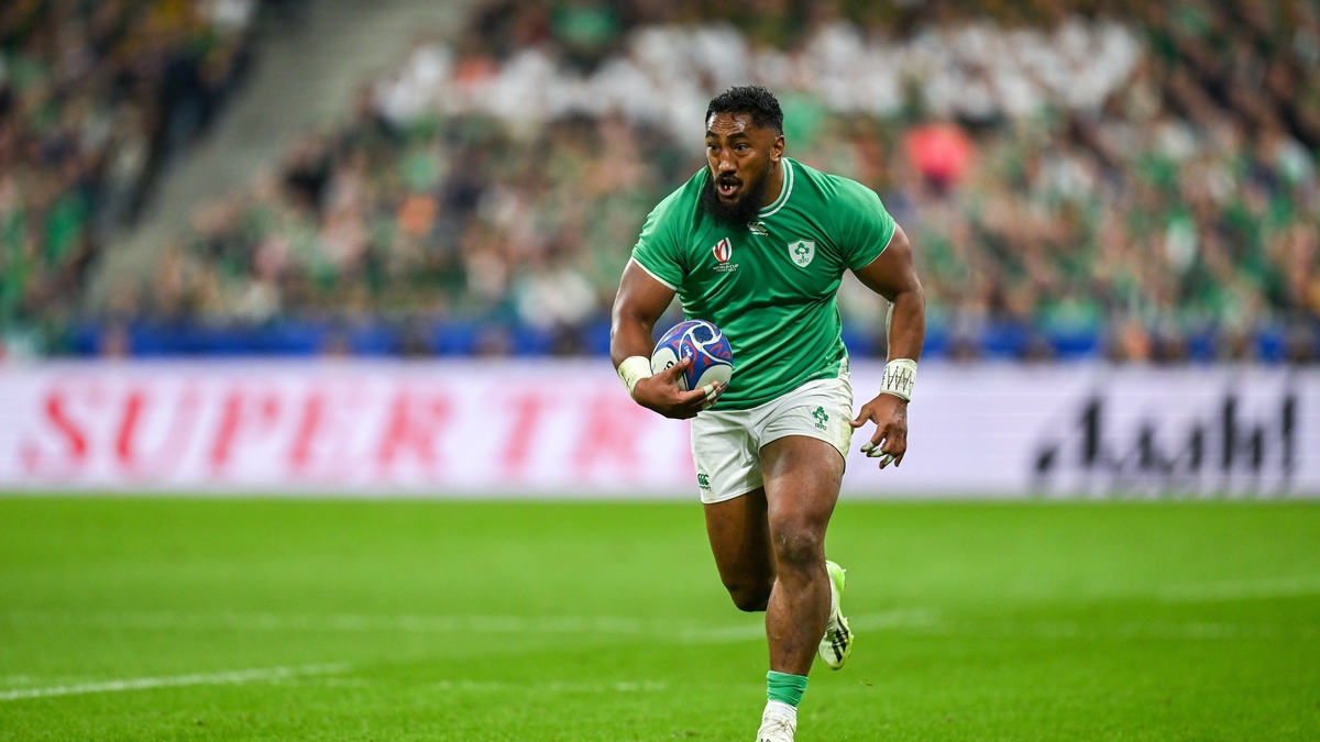 Irish Rugby fans gather in Paris | News At One - RTÉ Radio 1