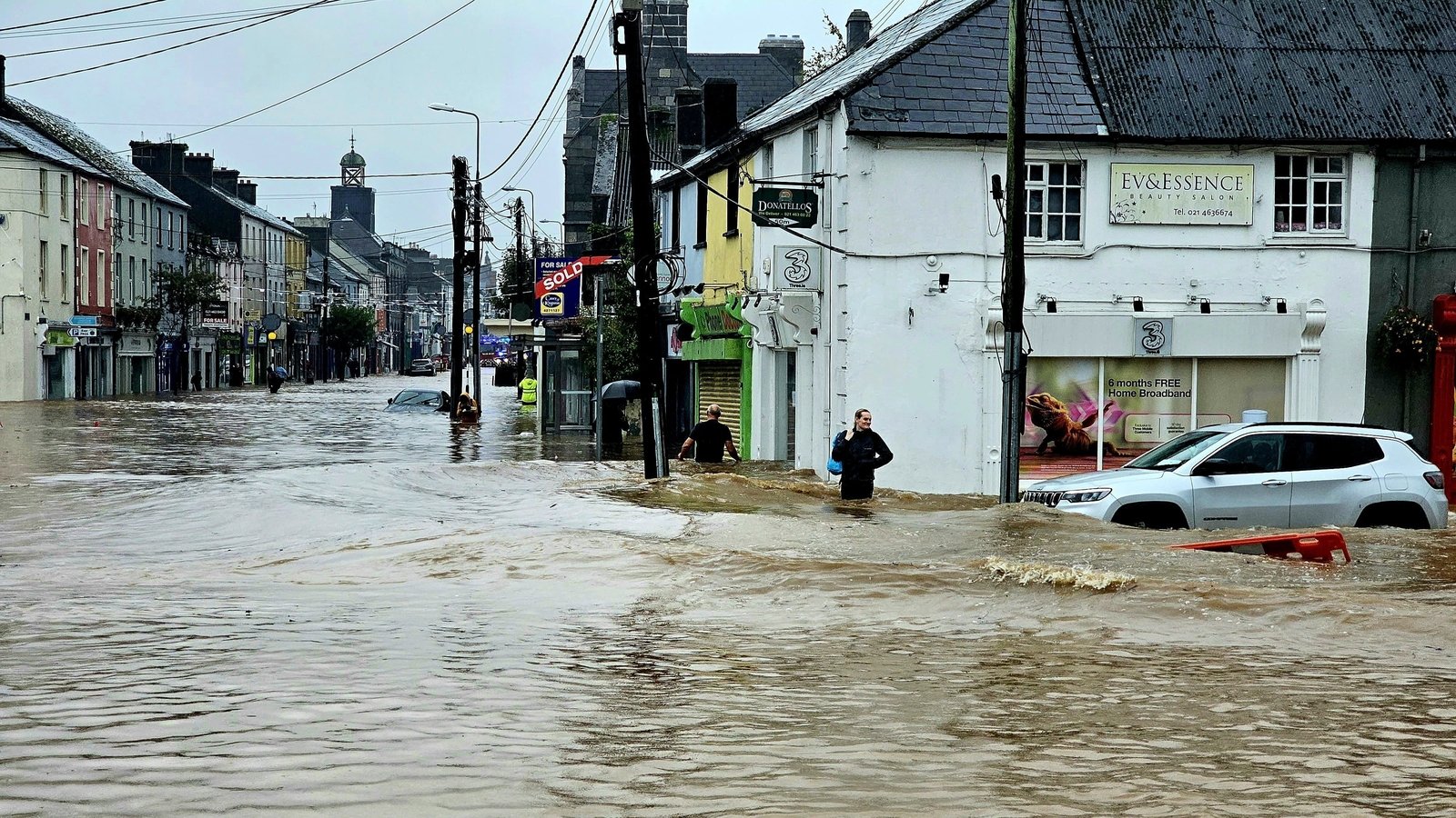 Interim flood defence plan for Midleton 'within weeks'