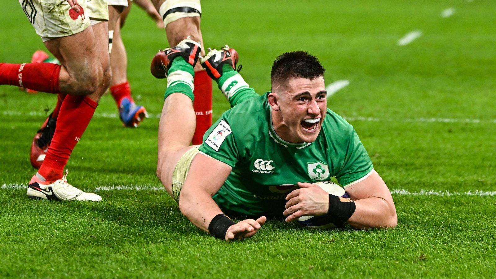 Tús maith,pointe bónais ach gá le feabhas sa chlibirt