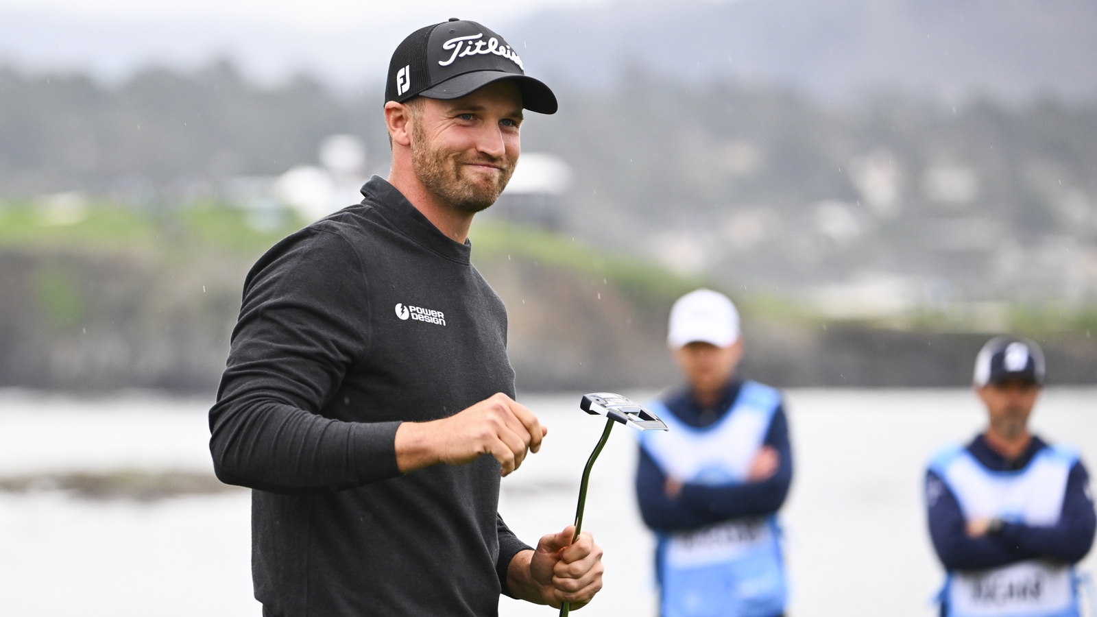 Clark hits spectacular 60 to take lead at Pebble Beach
