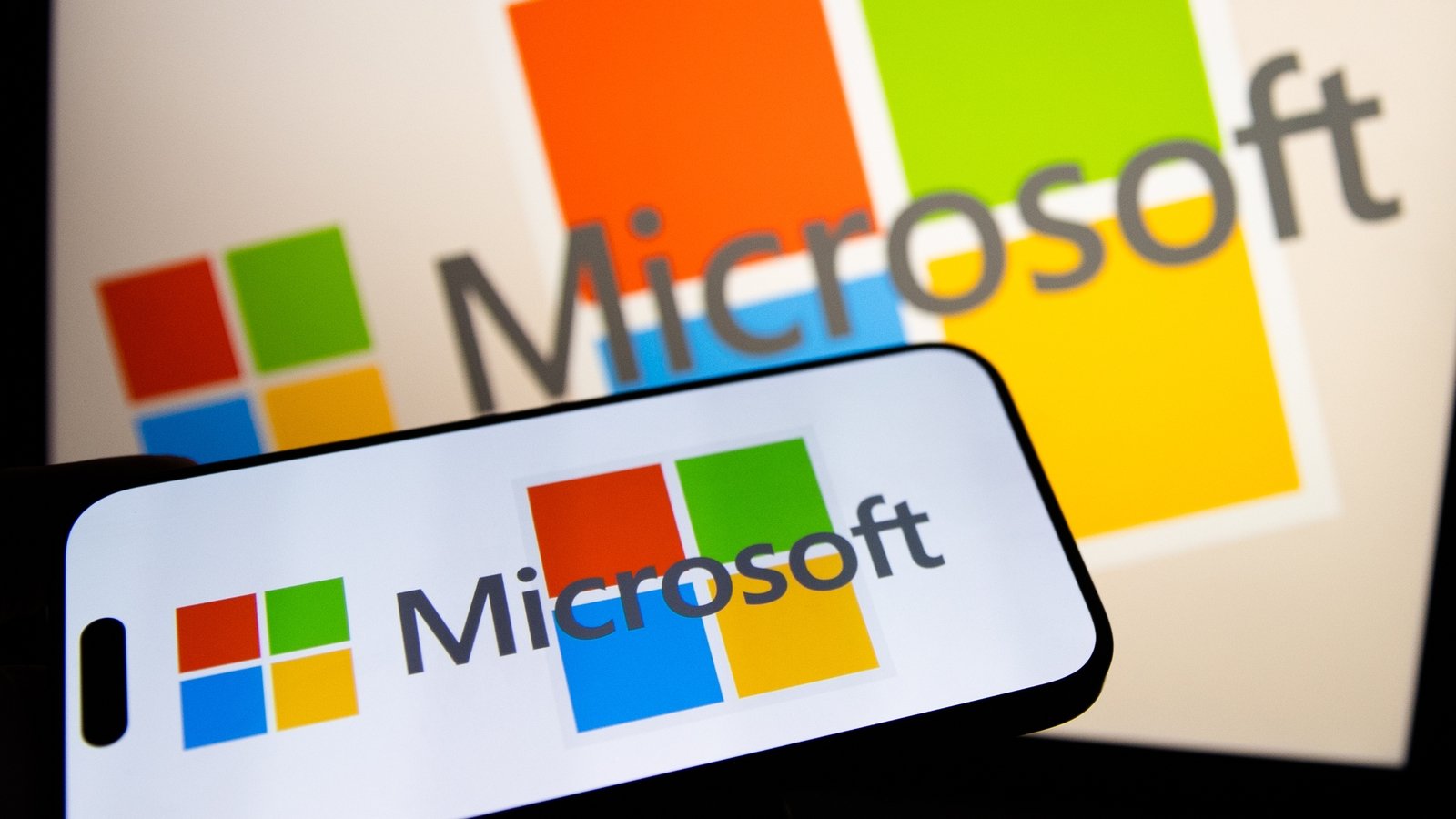 Microsoft to offer rival AI models from own data centre