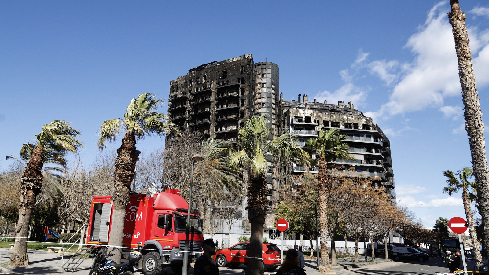 Huge apartment block fire in Valencia kills 10 people
