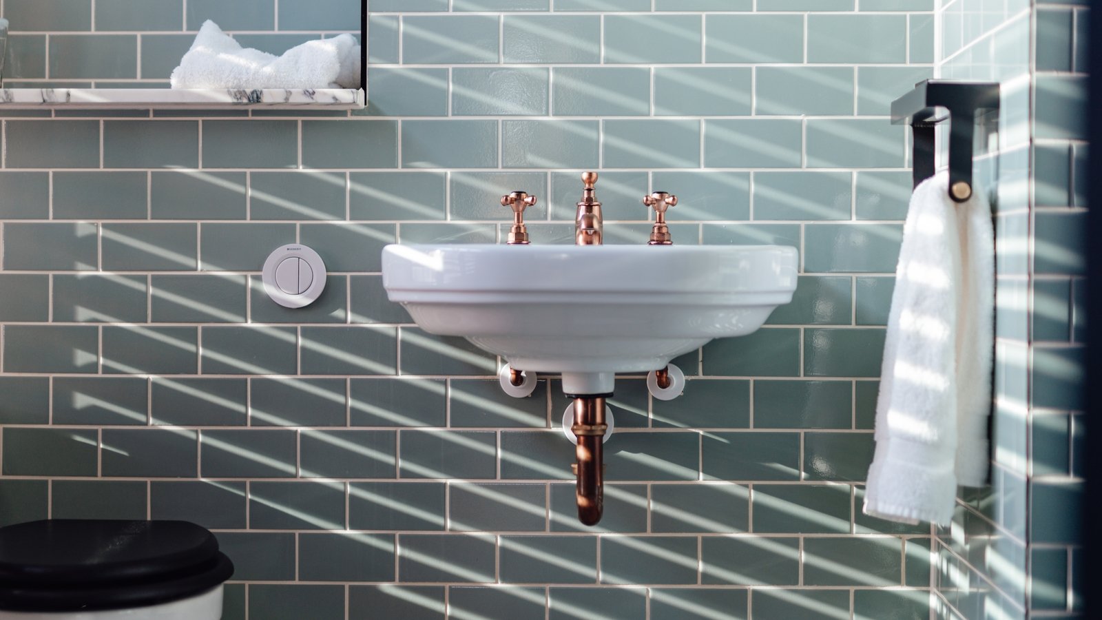 How to make the most of a small bathroom