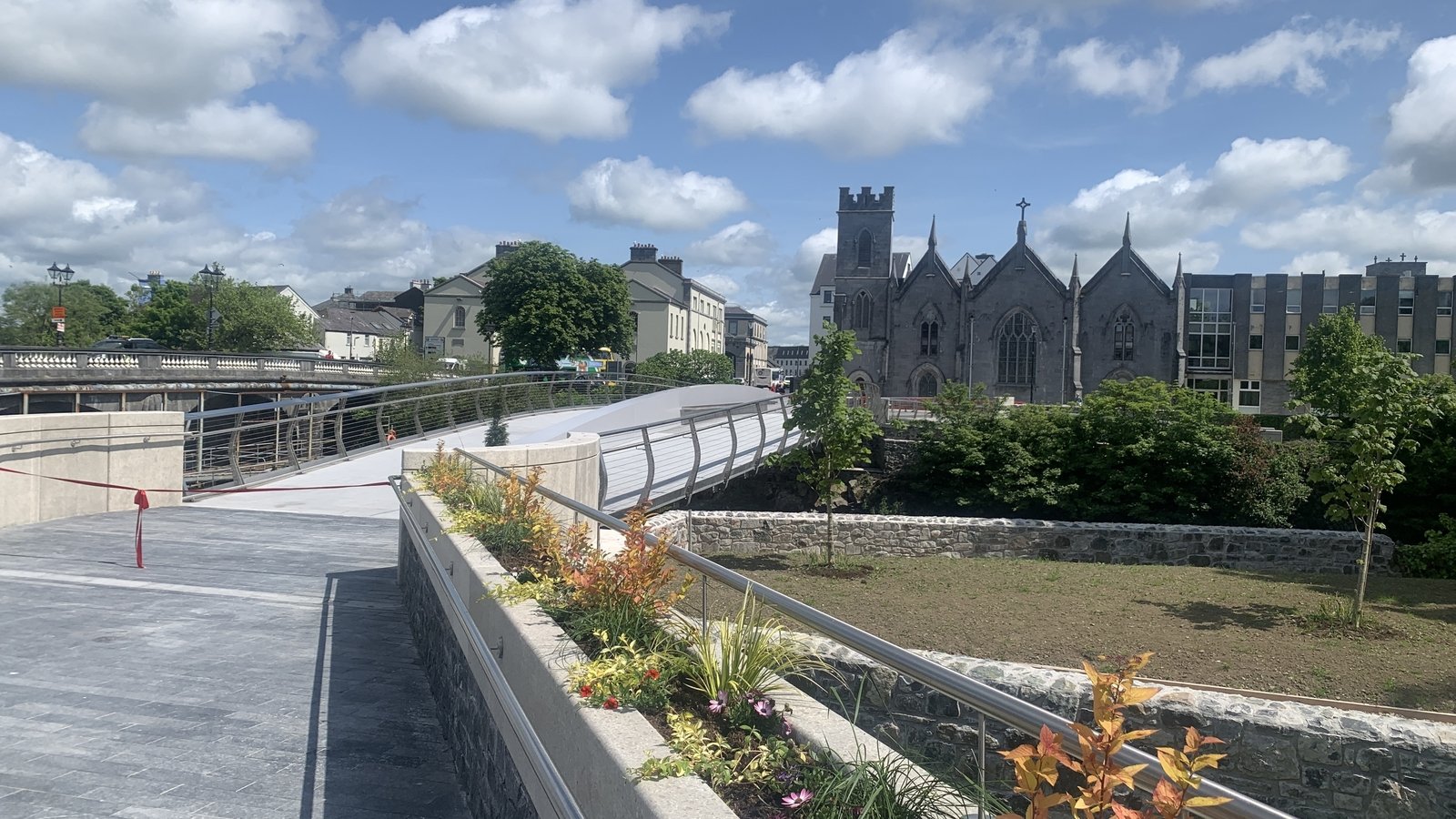 New Galway pedestrian bridge named Droichead an Dóchais