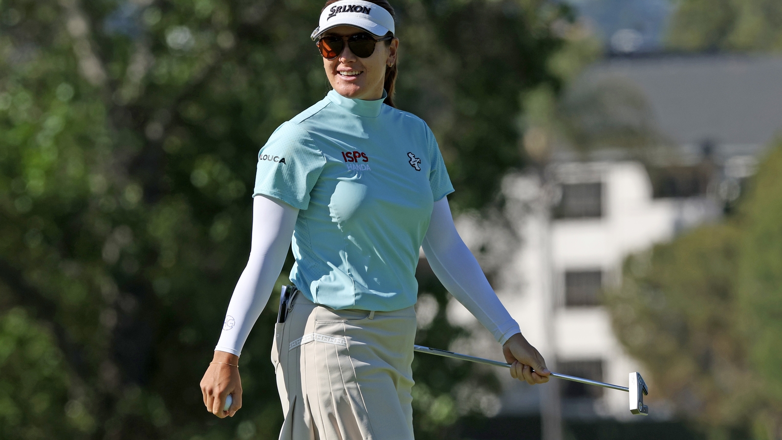 Green reels in Kim lead in LA, Meadow off the pace