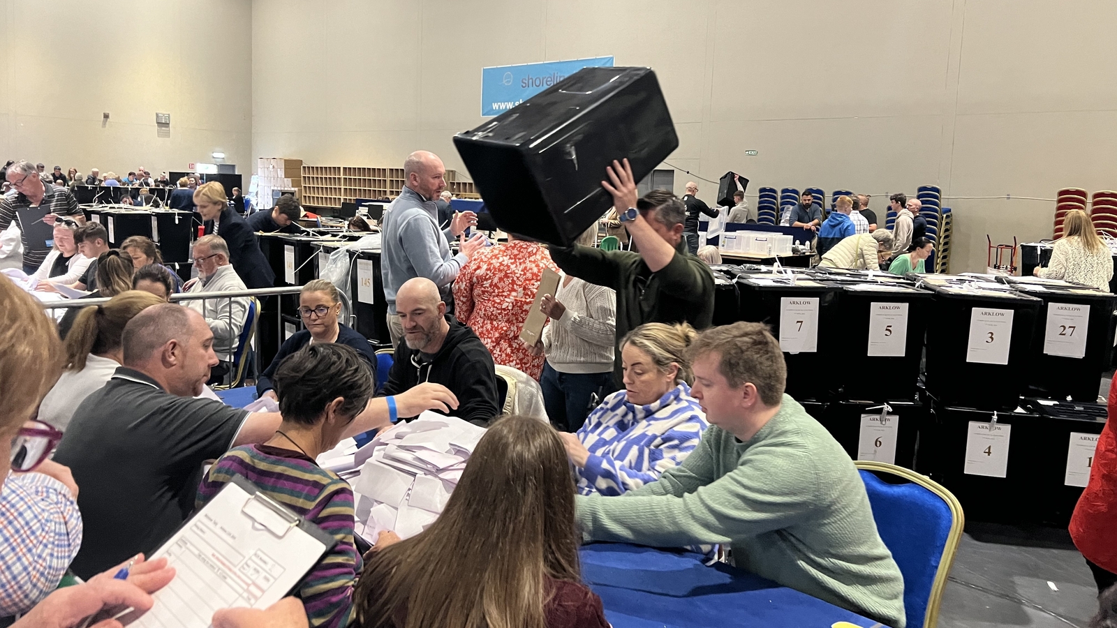 Toghcháin Áitiúla 2024: vótaí á gcomhaireamh ó mhaidin