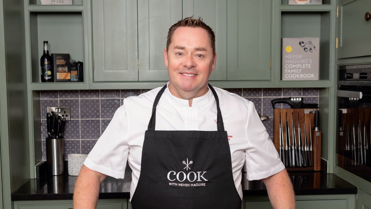 Summer BBQing in the heatwave with Neven Maguire | Today with Claire ...