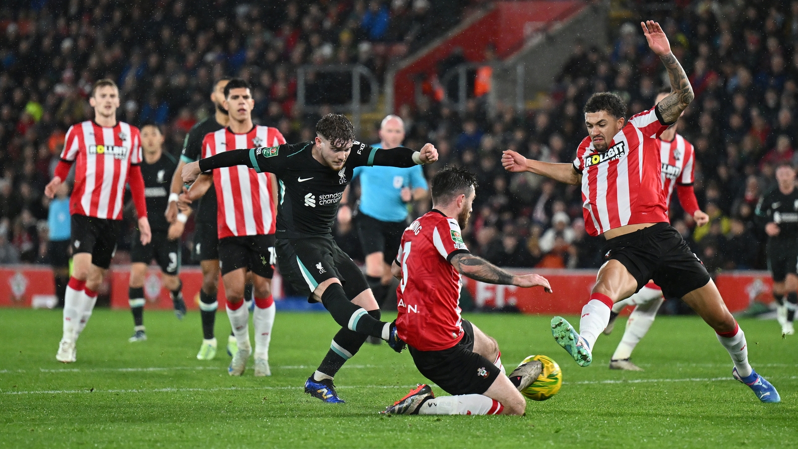 Liverpool scrape past Saints and into semi-final