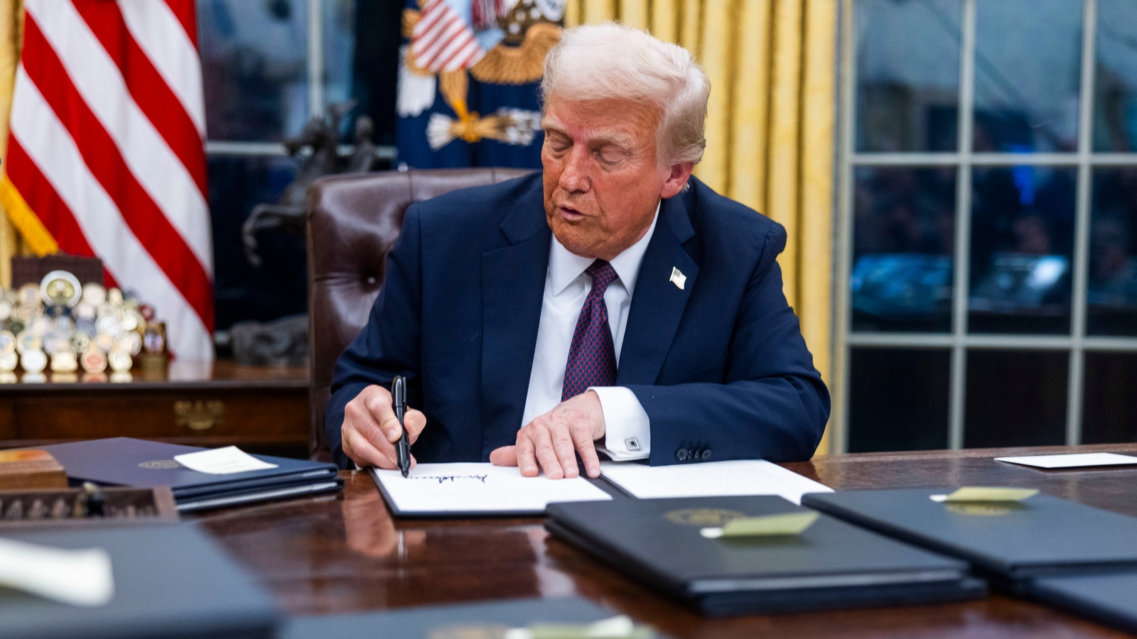 Pardún tugtha ag Trump don slua a ling an Caipeatól in 2021