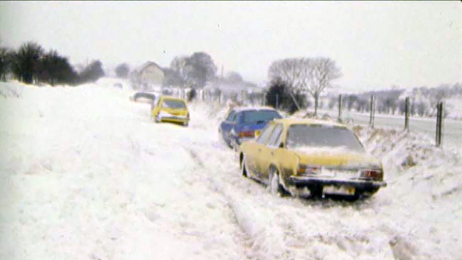 RTÉ Archives | Environment | Stranded In Snow Drifts