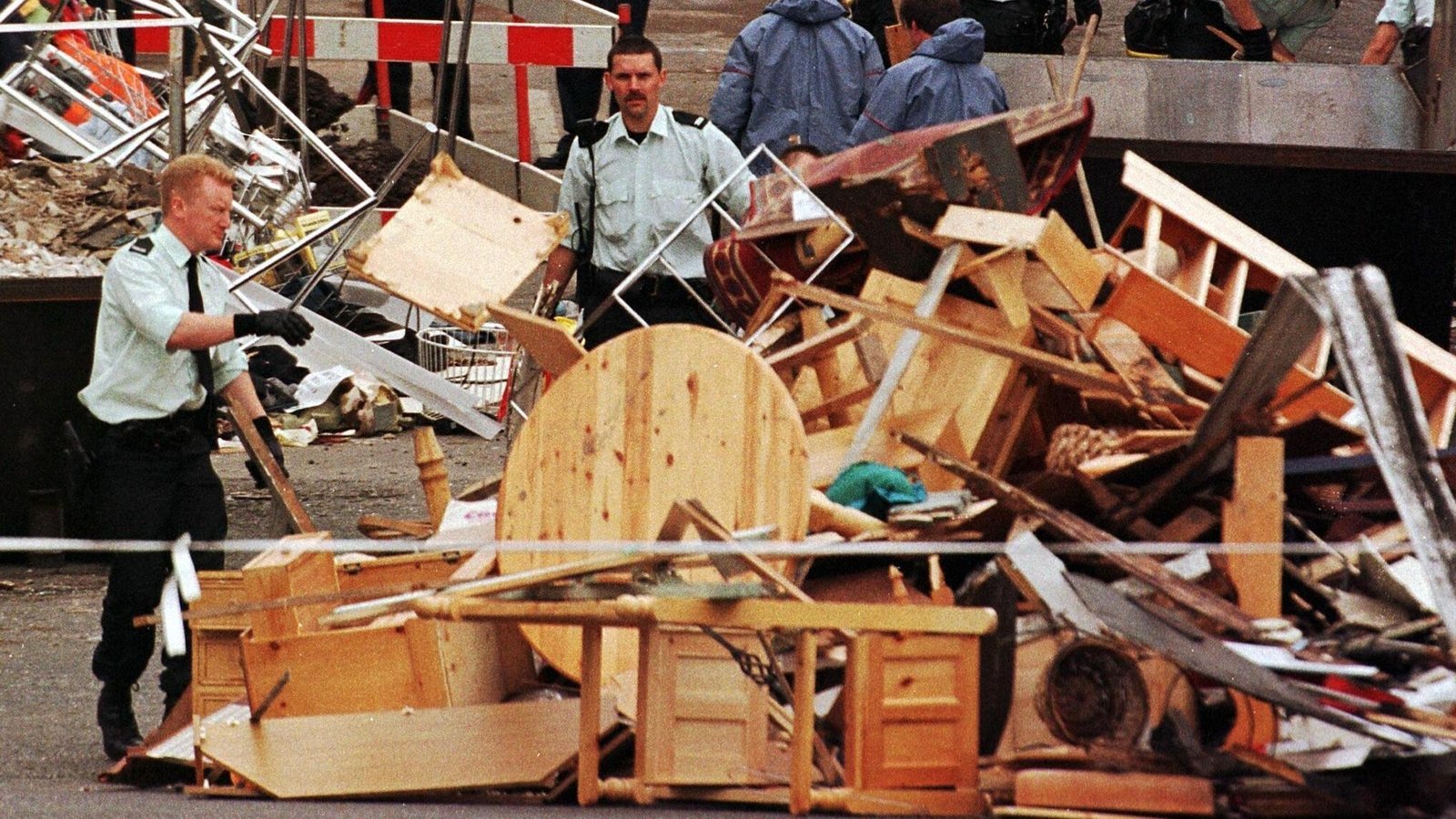 Late parade start 'saved' many children in Omagh bombing