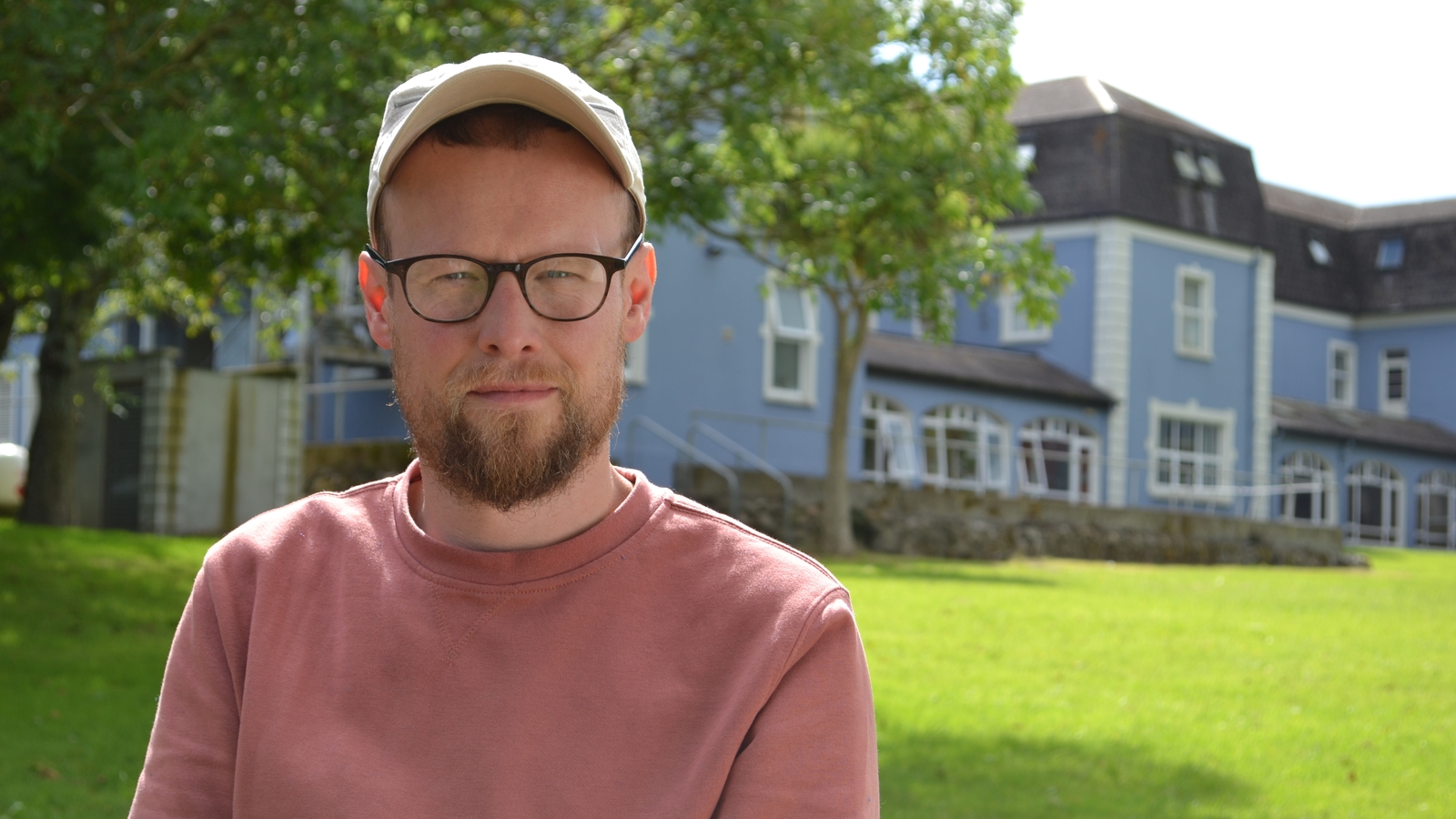 Owen Colgan - chipping away at his Gaeilge: Féach Siar