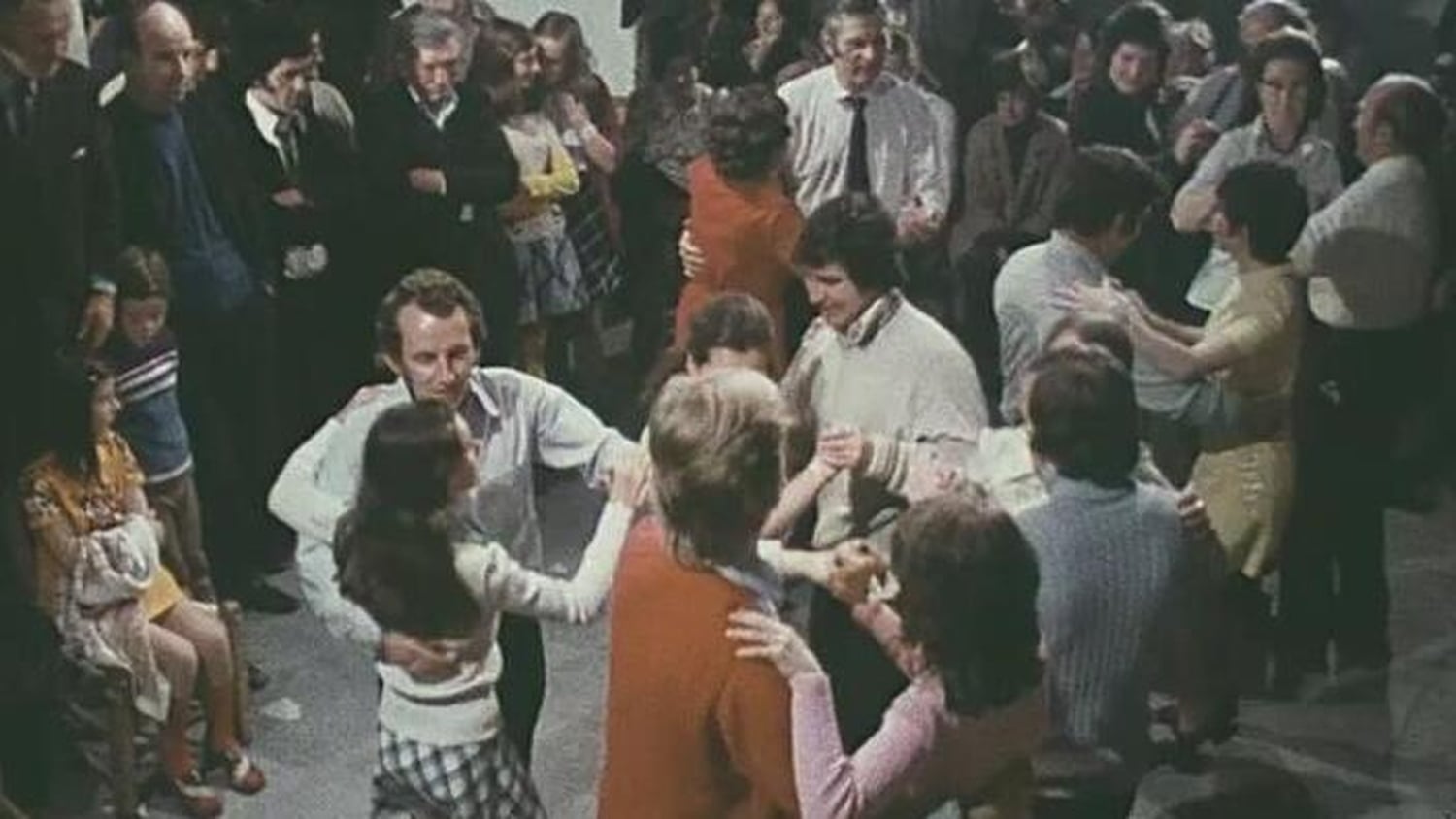 RTÉ Archives | Arts and Culture | Teach Siamsa Finuge