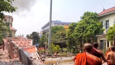 Video | Building and Pagoda collapse after earthquake strikes Myanmar | RTÉ